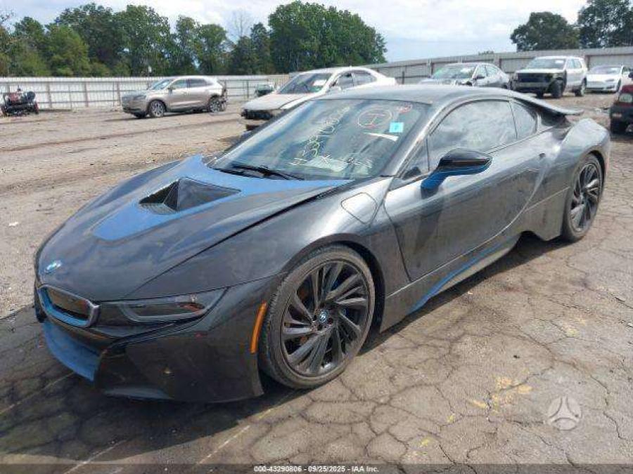 Melns BMW I8 2014 Klaipėda, ar dzinēja tilpumu 1.50 L un nobraukumu 64 tūkst. km par 17000 €, foto 2 vietnē AUTOMOTO.COM.LV