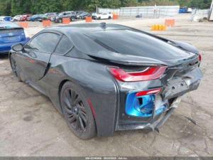 Melns BMW I8 2014 Klaipėda, ar dzinēja tilpumu 1.50 L un nobraukumu 64 tūkst. km par 17000 €, foto 3 vietnē AUTOMOTO.COM.LV