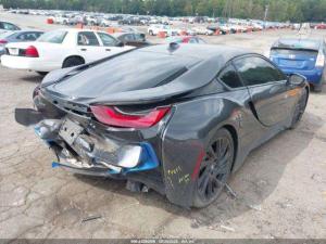 Melns BMW I8 2014 Klaipėda, ar dzinēja tilpumu 1.50 L un nobraukumu 64 tūkst. km par 17000 €, foto 4 vietnē AUTOMOTO.COM.LV