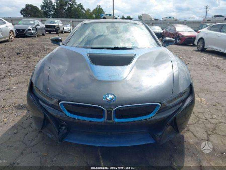 Melns BMW I8 2014 Klaipėda, ar dzinēja tilpumu 1.50 L un nobraukumu 64 tūkst. km par 17000 €, foto 12 vietnē AUTOMOTO.COM.LV