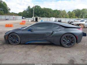Melns BMW I8 2014 Klaipėda, ar dzinēja tilpumu 1.50 L un nobraukumu 64 tūkst. km par 17000 €, foto 14 vietnē AUTOMOTO.COM.LV