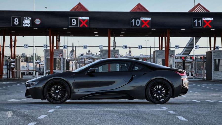 Melns BMW I8 2015 Tallina, ar dzinēja tilpumu 1.50 L un nobraukumu 124 tūkst. km par 44999 €, foto 3 vietnē AUTOMOTO.COM.LV