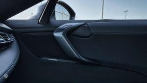 Melns BMW I8 2015 Tallina, ar dzinēja tilpumu 1.50 L un nobraukumu 124 tūkst. km par 44999 €, foto 16 vietnē AUTOMOTO.COM.LV