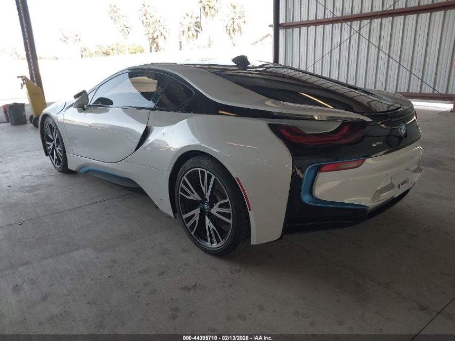 BMW I8 2014 Klaipėda, ar dzinēja tilpumu 0.00 L un nobraukumu 0 tūkst. km par 14852 €, foto 3 vietnē AUTOMOTO.COM.LV