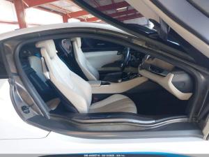 BMW I8 2014 Klaipėda, ar dzinēja tilpumu 0.00 L un nobraukumu 0 tūkst. km par 14852 €, foto 5 vietnē AUTOMOTO.COM.LV