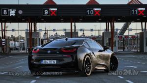 Pelēks BMW I8 2015 Tallina, ar dzinēja tilpumu 1.50 L un nobraukumu 124 tūkst. km par 49999 €, foto 4 vietnē AUTOMOTO.COM.LV