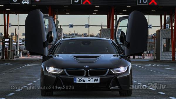 Серый БМВ И8 2015 в Таллин, объемом двигателя 1.50 л и пробегом 124 тыс. км за 49999 €, фото 5 на AUTOMOTO.COM.LV