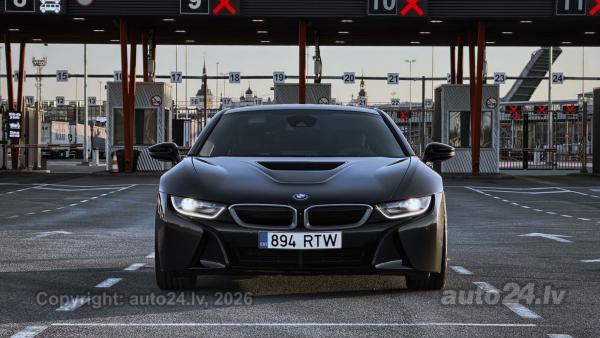 Серый БМВ И8 2015 в Таллин, объемом двигателя 1.50 л и пробегом 124 тыс. км за 49999 €, фото 7 на AUTOMOTO.COM.LV
