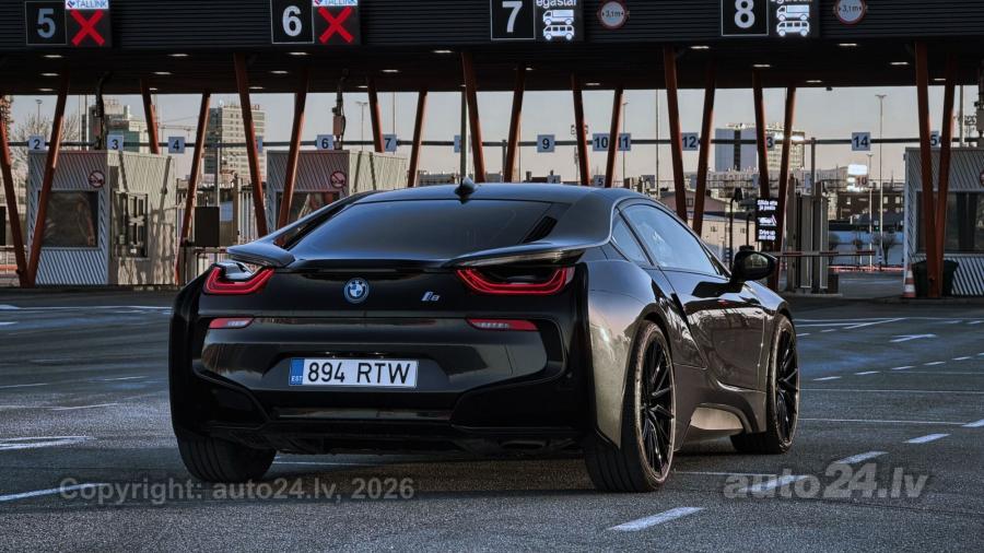 Pelēks BMW I8 2015 Tallina, ar dzinēja tilpumu 1.50 L un nobraukumu 124 tūkst. km par 49999 €, foto 11 vietnē AUTOMOTO.COM.LV