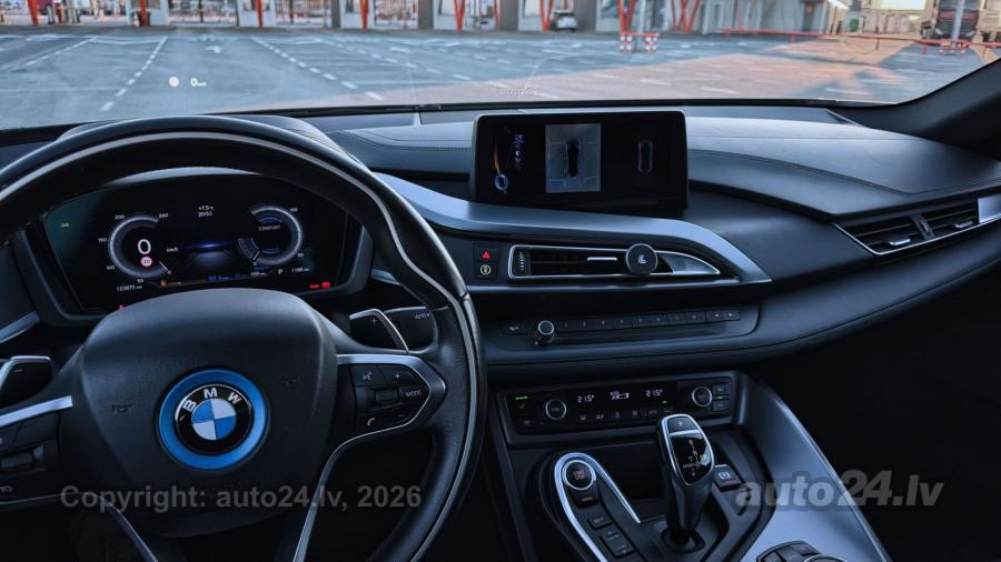 Pelēks BMW I8 2015 Tallina, ar dzinēja tilpumu 1.50 L un nobraukumu 124 tūkst. km par 49999 €, foto 16 vietnē AUTOMOTO.COM.LV