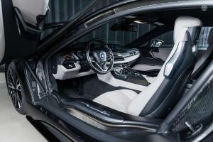 Серый БМВ И8 2015 в Вильнюс, объемом двигателя 1.50 л и пробегом 92 тыс. км за 44900 €, фото 20 на AUTOMOTO.COM.LV