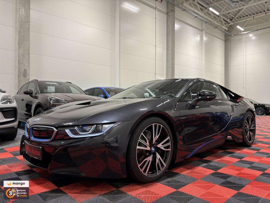 Grey BMW I8 2017 in Vilnius, with an engine capacity of 1.50 L and mileage of 62 thousand km for 64999 €, photo 1 on AUTOMOTO.COM.LV