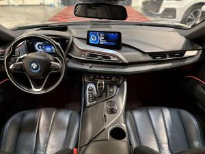Grey BMW I8 2017 in Vilnius, with an engine capacity of 1.50 L and mileage of 62 thousand km for 64999 €, photo 18 on AUTOMOTO.COM.LV