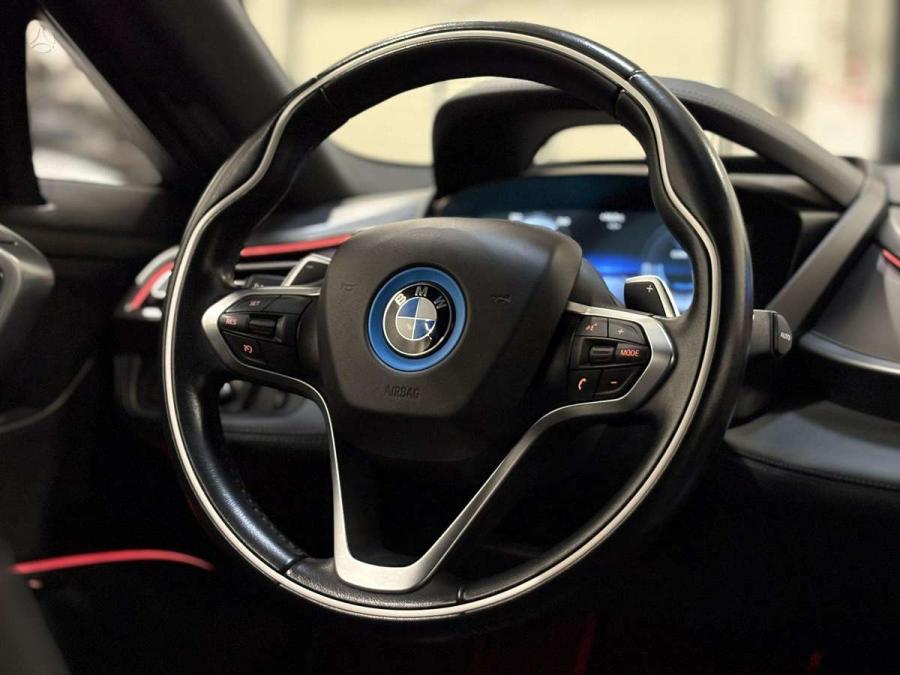 Grey BMW I8 2017 in Vilnius, with an engine capacity of 1.50 L and mileage of 62 thousand km for 64999 €, photo 20 on AUTOMOTO.COM.LV