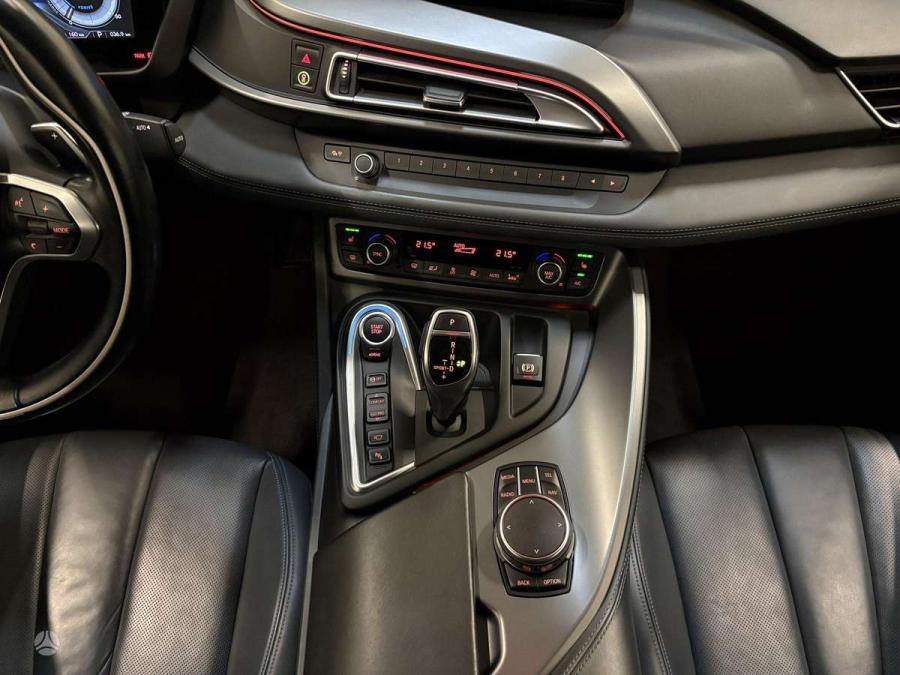 Grey BMW I8 2017 in Vilnius, with an engine capacity of 1.50 L and mileage of 62 thousand km for 64999 €, photo 22 on AUTOMOTO.COM.LV