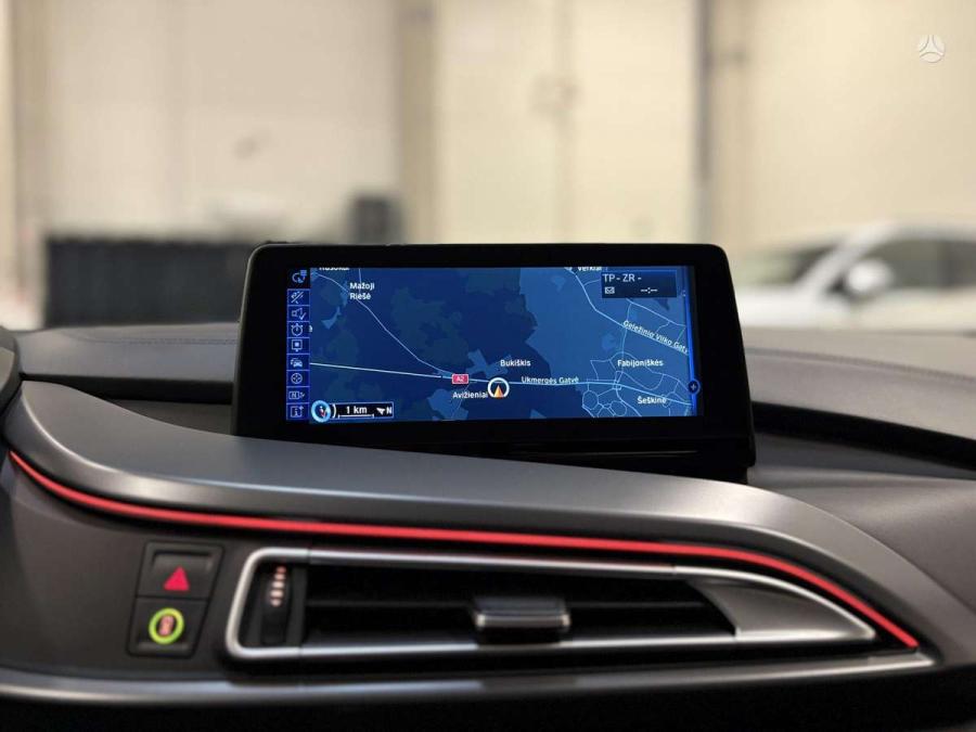 Grey BMW I8 2017 in Vilnius, with an engine capacity of 1.50 L and mileage of 62 thousand km for 64999 €, photo 23 on AUTOMOTO.COM.LV