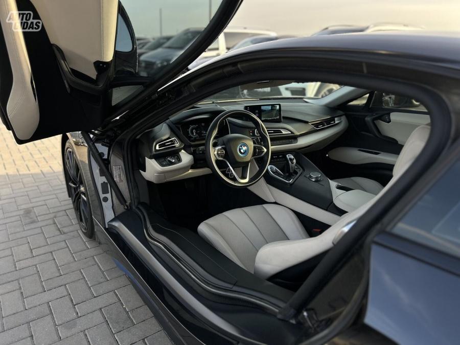 Pelēks BMW I8 2019 Kauņa, ar dzinēja tilpumu 1.50 L un nobraukumu 12 tūkst. km par 65900 €, foto 16 vietnē AUTOMOTO.COM.LV