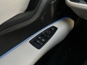 Pelēks BMW I8 2019 Kauņa, ar dzinēja tilpumu 1.50 L un nobraukumu 12 tūkst. km par 65900 €, foto 19 vietnē AUTOMOTO.COM.LV