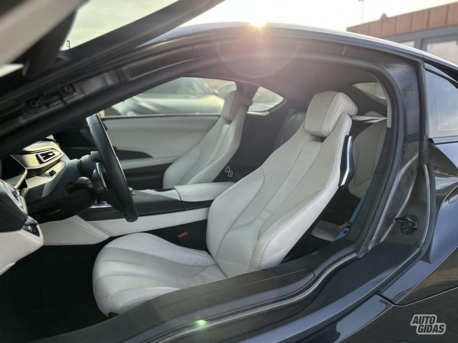 Pelēks BMW I8 2019 Kauņa, ar dzinēja tilpumu 1.50 L un nobraukumu 12 tūkst. km par 65900 €, foto 25 vietnē AUTOMOTO.COM.LV
