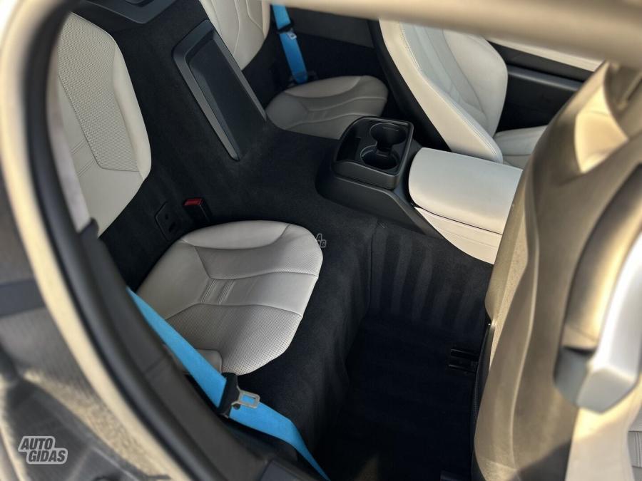 Pelēks BMW I8 2019 Kauņa, ar dzinēja tilpumu 1.50 L un nobraukumu 12 tūkst. km par 65900 €, foto 37 vietnē AUTOMOTO.COM.LV