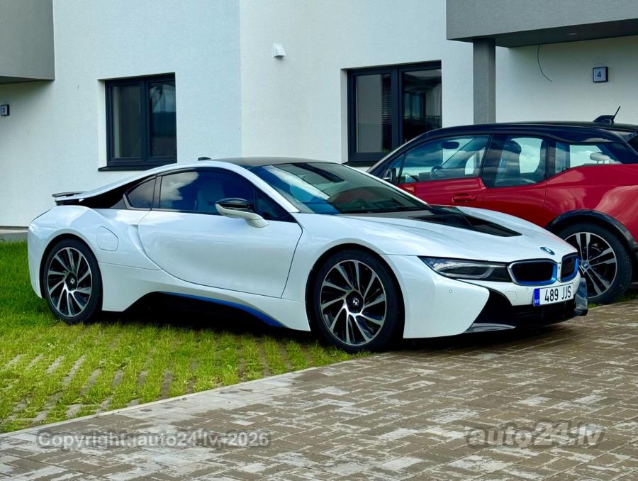 White BMW I8 2015 in Tallinn, with an engine capacity of 1.50 L and mileage of 139 thousand km for 42000 €, photo 1 on AUTOMOTO.COM.LV