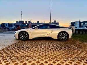 White BMW I8 2015 in Tallinn, with an engine capacity of 1.50 L and mileage of 139 thousand km for 42000 €, photo 3 on AUTOMOTO.COM.LV