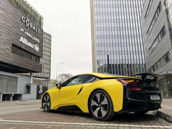 Dzeltens BMW I8 2015 Viļņa, ar dzinēja tilpumu 0.00 L un nobraukumu 110 tūkst. km par 38000 €, foto 2 vietnē AUTOMOTO.COM.LV
