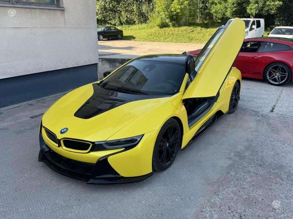 Dzeltens BMW I8 2015 Viļņa, ar dzinēja tilpumu 0.00 L un nobraukumu 110 tūkst. km par 38000 €, foto 6 vietnē AUTOMOTO.COM.LV
