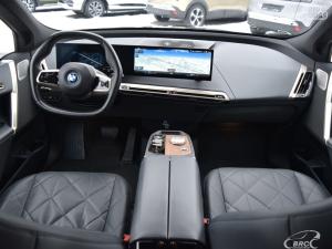 Black BMW iX 2021 in Riga, with an engine capacity of 0.00 L and mileage of 42 thousand km for 59900 €, photo 4 on AUTOMOTO.COM.LV