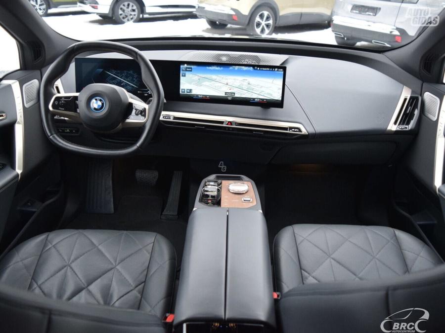 Black BMW iX 2021 in Riga, with an engine capacity of 0.00 L and mileage of 42 thousand km for 59900 €, photo 4 on AUTOMOTO.COM.LV