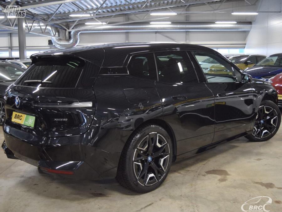 Black BMW iX 2021 in Riga, with an engine capacity of 0.00 L and mileage of 42 thousand km for 59900 €, photo 32 on AUTOMOTO.COM.LV