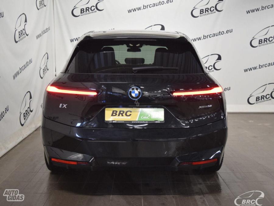 Black BMW iX 2021 in Riga, with an engine capacity of 0.00 L and mileage of 42 thousand km for 59900 €, photo 34 on AUTOMOTO.COM.LV