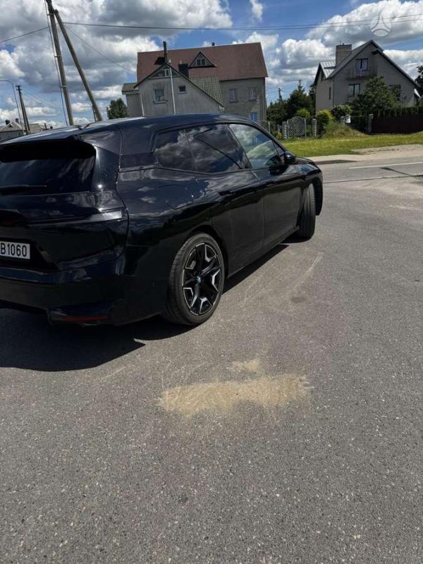 Melns BMW iX 2021 Kauņa, ar dzinēja tilpumu 0.00 L un nobraukumu 70 tūkst. km par 44000 €, foto 3 vietnē AUTOMOTO.COM.LV