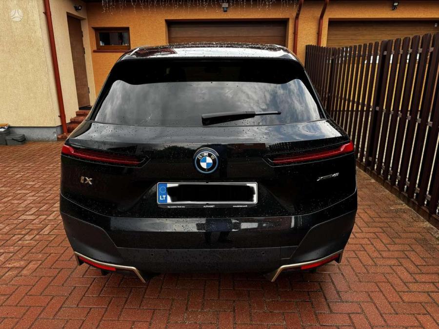 Black BMW iX 2021 in Vilnius, with an engine capacity of 0.00 L and mileage of 130 thousand km for 38900 €, photo 6 on AUTOMOTO.COM.LV