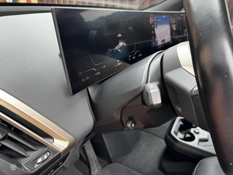Black BMW iX 2021 in Vilnius, with an engine capacity of 0.00 L and mileage of 130 thousand km for 38900 €, photo 11 on AUTOMOTO.COM.LV