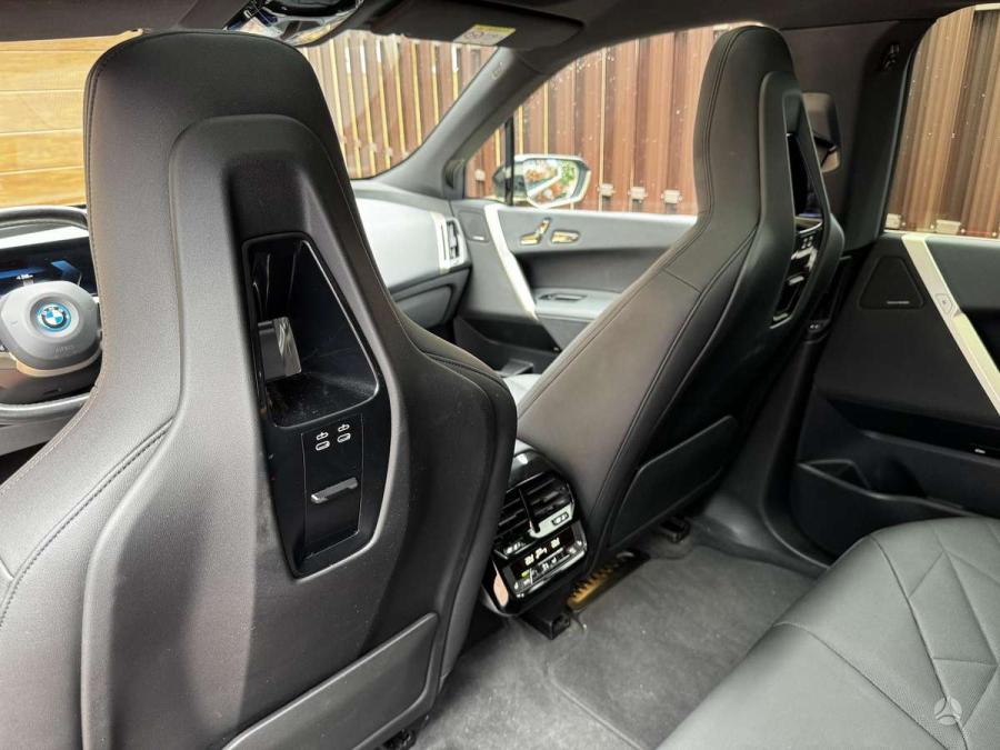 Black BMW iX 2021 in Vilnius, with an engine capacity of 0.00 L and mileage of 130 thousand km for 38900 €, photo 20 on AUTOMOTO.COM.LV