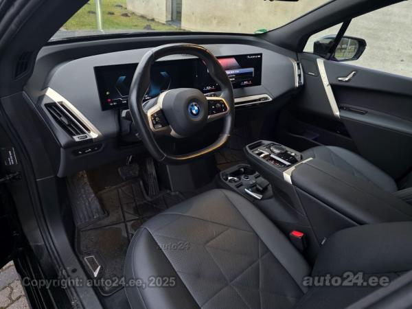 Black BMW iX 2022 in Viljandi, with an engine capacity of 0.00 L and mileage of 61 thousand km for 46700 €, photo 11 on AUTOMOTO.COM.LV