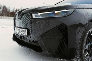 Melns BMW iX 2022 Viļņa, ar dzinēja tilpumu 0.00 L un nobraukumu 50 tūkst. km par 61700 €, foto 28 vietnē AUTOMOTO.COM.LV