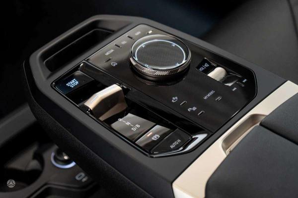 Melns BMW iX 2022 Tukums, ar dzinēja tilpumu 0.00 L un nobraukumu 79 tūkst. km par 45777 €, foto 9 vietnē AUTOMOTO.COM.LV