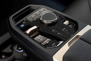Melns BMW iX 2022 Tukums, ar dzinēja tilpumu 0.00 L un nobraukumu 79 tūkst. km par 45777 €, foto 10 vietnē AUTOMOTO.COM.LV