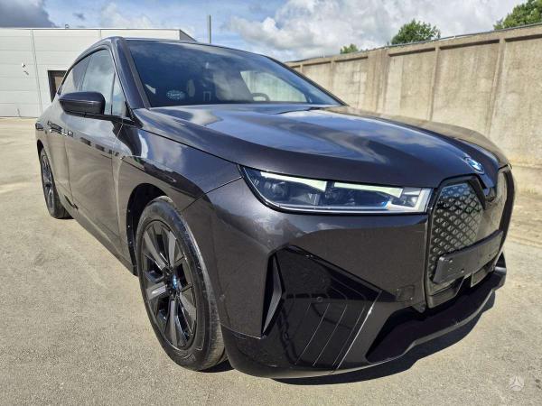Melns BMW iX 2022 Mažeikiai, ar dzinēja tilpumu 0.00 L un nobraukumu 59 tūkst. km par 28800 €, foto 1 vietnē AUTOMOTO.COM.LV