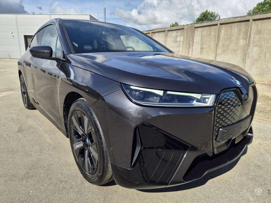 Melns BMW iX 2022 Mažeikiai, ar dzinēja tilpumu 0.00 L un nobraukumu 59 tūkst. km par 28800 €, foto 1 vietnē AUTOMOTO.COM.LV