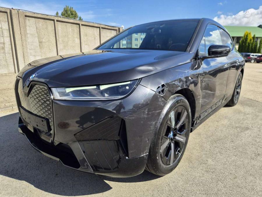 Melns BMW iX 2022 Mažeikiai, ar dzinēja tilpumu 0.00 L un nobraukumu 59 tūkst. km par 28800 €, foto 7 vietnē AUTOMOTO.COM.LV