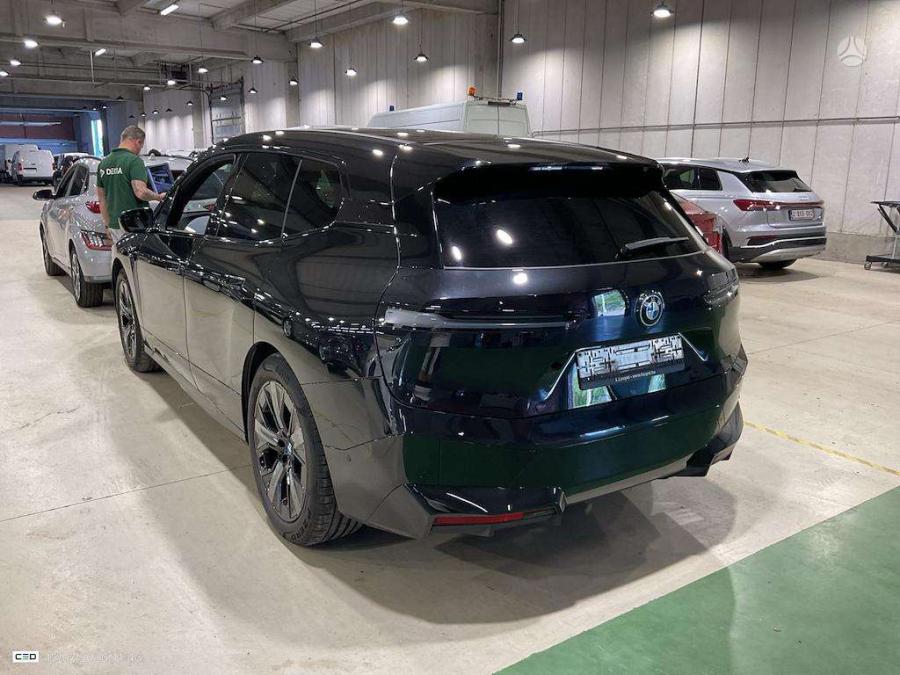 Melns BMW iX 2022 Viļņa, ar dzinēja tilpumu 0.00 L un nobraukumu 78 tūkst. km par 45500 €, foto 6 vietnē AUTOMOTO.COM.LV
