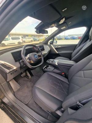 Black BMW iX 2022 in Siauliai, with an engine capacity of 0.00 L and mileage of 79 thousand km for 29900 €, photo 17 on AUTOMOTO.COM.LV
