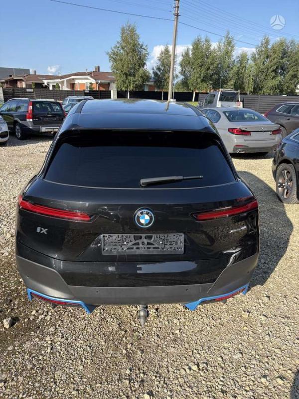 Melns BMW iX 2022 Mažeikiai, ar dzinēja tilpumu 0.00 L un nobraukumu 69 tūkst. km par 21999 €, foto 7 vietnē AUTOMOTO.COM.LV