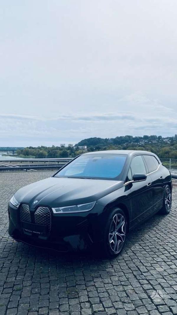 Melns BMW iX 2023 Kauņa, ar dzinēja tilpumu 0.00 L un nobraukumu 24 tūkst. km par 48500 €, foto 1 vietnē AUTOMOTO.COM.LV