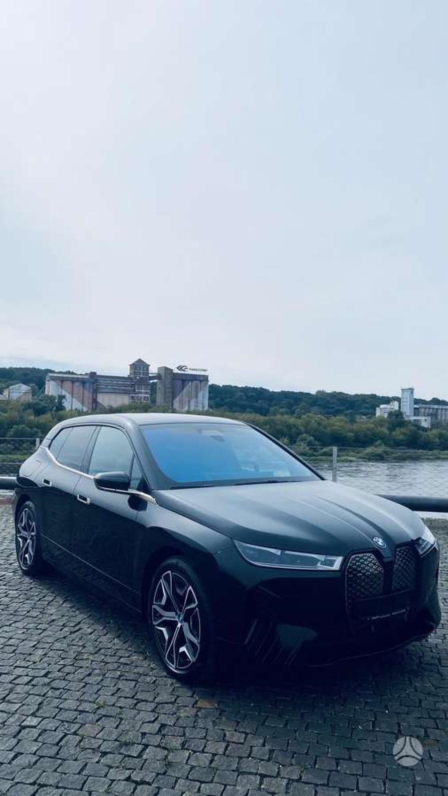 Black BMW iX 2023 in Kaunas, with an engine capacity of 0.00 L and mileage of 24 thousand km for 48500 €, photo 3 on AUTOMOTO.COM.LV