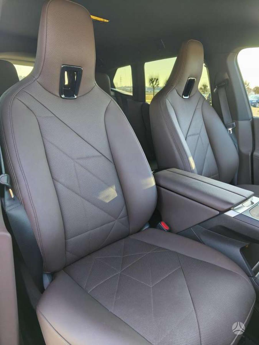 Black BMW iX 2023 in Kaunas, with an engine capacity of 0.00 L and mileage of 59 thousand km for 42000 €, photo 10 on AUTOMOTO.COM.LV