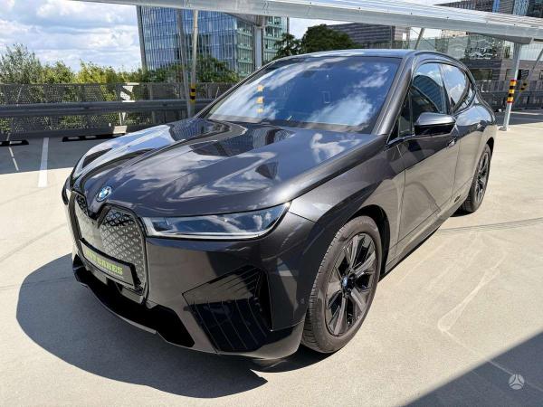 Melns BMW iX 2023 Viļņa, ar dzinēja tilpumu 0.00 L un nobraukumu 63 tūkst. km par 45900 €, foto 2 vietnē AUTOMOTO.COM.LV